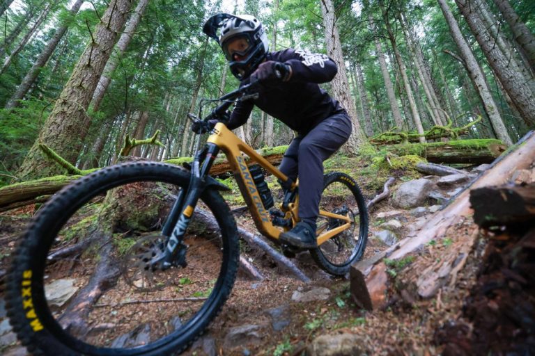 ULTIMATE GUIDE TO BUYING MTB SHOES | Written by industry experts