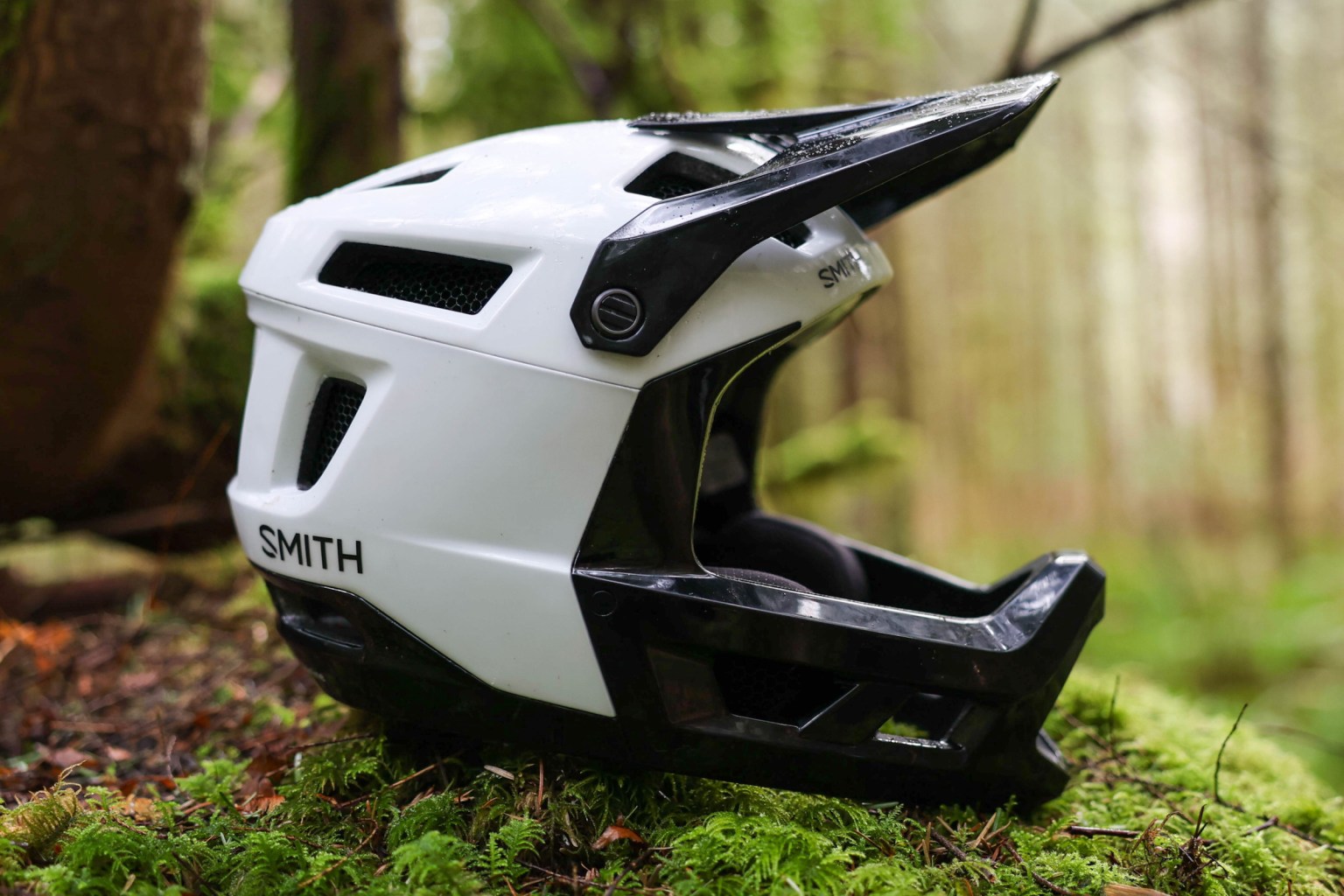 SMITH MAINLINE Review | An in-depth review of Smith's top helmet